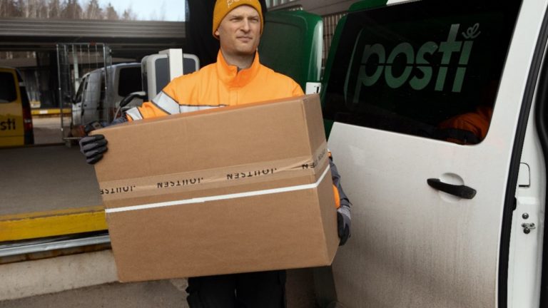 Posti aloittaa pysyvästi pakettien lauantaitoimitukset | Mobiili.fi