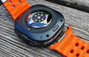 Arvostelussa Samsung Galaxy Watch Ultra: erinomaisen monipuolinen ...